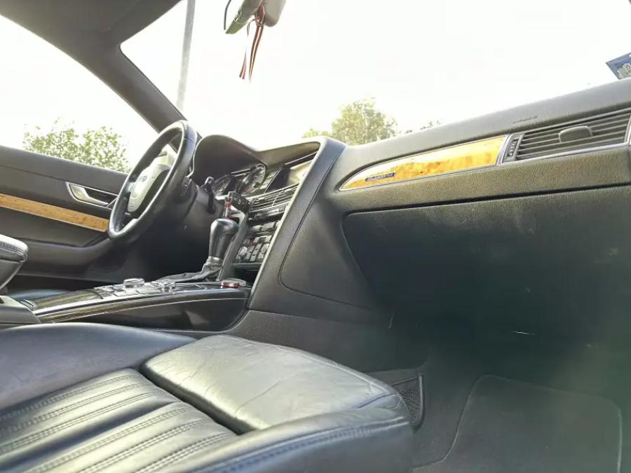 Pelēks Audi A6 2005 Rīga, ar dzinēja tilpumu 3.00 L un nobraukumu 332 tūkst. km par 3290 €, foto 13 vietnē AUTOMOTO.COM.LV
