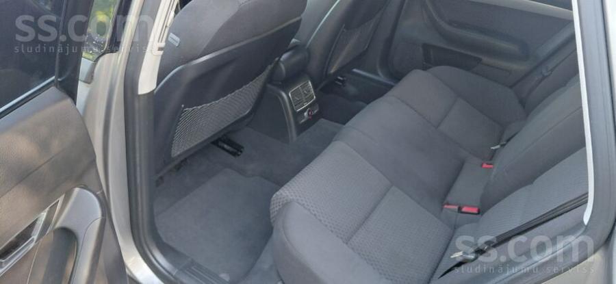 Grey Audi A6 2005 in Rezekne, with an engine capacity of 2.70 L and mileage of 353 thousand km for 2450 €, photo 9 on AUTOMOTO.COM.LV