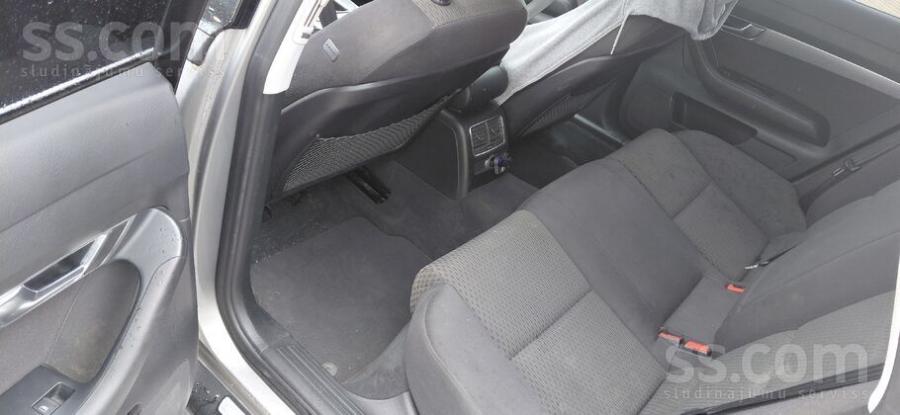 Pelēks Audi A6 2005 Rēzekne, ar dzinēja tilpumu 2.70 L un nobraukumu 353 tūkst. km par 2300 €, foto 12 vietnē AUTOMOTO.COM.LV