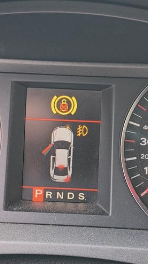 Pelēks Audi A6 2005 Tallina, ar dzinēja tilpumu 0.00 L un nobraukumu 318 tūkst. km par 2500 €, foto 11 vietnē AUTOMOTO.COM.LV