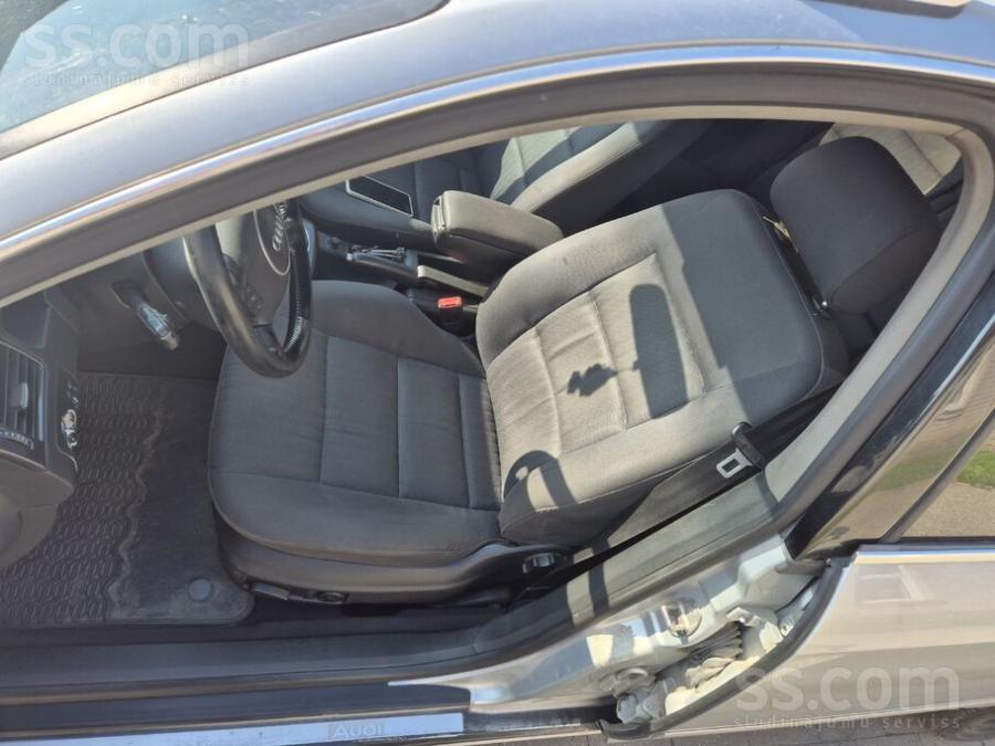 Pelēks Audi A6 2005 Daugavpils, ar dzinēja tilpumu 2.50 L un nobraukumu 379 tūkst. km par 1650 €, foto 12 vietnē AUTOMOTO.COM.LV