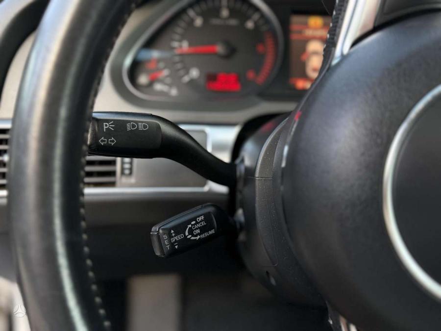 Pelēks Audi A6 2005 Viļņa, ar dzinēja tilpumu 3.00 L un nobraukumu 345 tūkst. km par 3400 €, foto 25 vietnē AUTOMOTO.COM.LV
