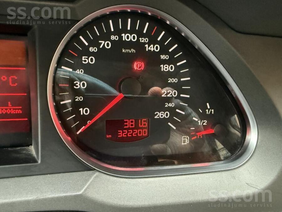 Grey Audi A6 2005 in Tukums, with an engine capacity of 2.70 L and mileage of 322 thousand km for 1350 €, photo 15 on AUTOMOTO.COM.LV