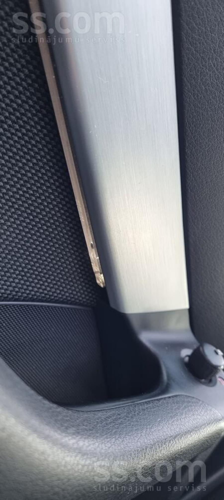 Pelēks Audi A6 2006 Rīga, ar dzinēja tilpumu 2.70 L un nobraukumu 355 tūkst. km par 2390 €, foto 12 vietnē AUTOMOTO.COM.LV