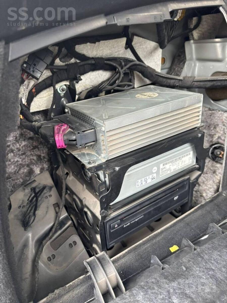 Grey Audi A6 2006 in Jelgava, with an engine capacity of 2.00 L and mileage of 335 thousand km for 2690 €, photo 16 on AUTOMOTO.COM.LV