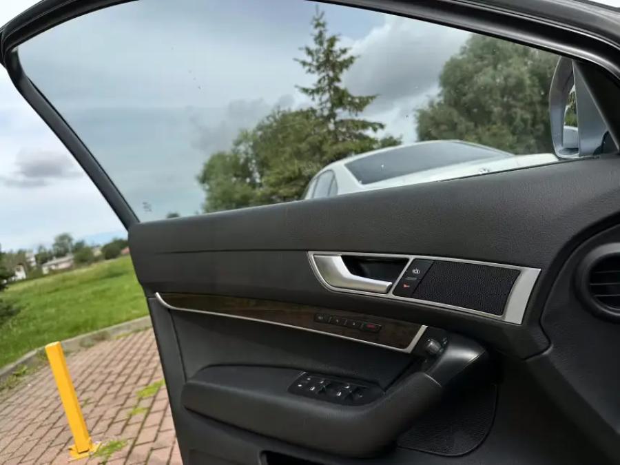 Grey Audi A6 2006 in Riga, with an engine capacity of 3.00 L and mileage of 314 thousand km for 5390 €, photo 25 on AUTOMOTO.COM.LV