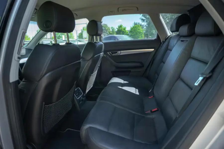 Pelēks Audi A6 2006 Liepāja, ar dzinēja tilpumu 3.00 L un nobraukumu 240 tūkst. km par 4350 €, foto 12 vietnē AUTOMOTO.COM.LV