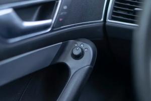 Pelēks Audi A6 2006 Liepāja, ar dzinēja tilpumu 3.00 L un nobraukumu 240 tūkst. km par 4350 €, foto 23 vietnē AUTOMOTO.COM.LV