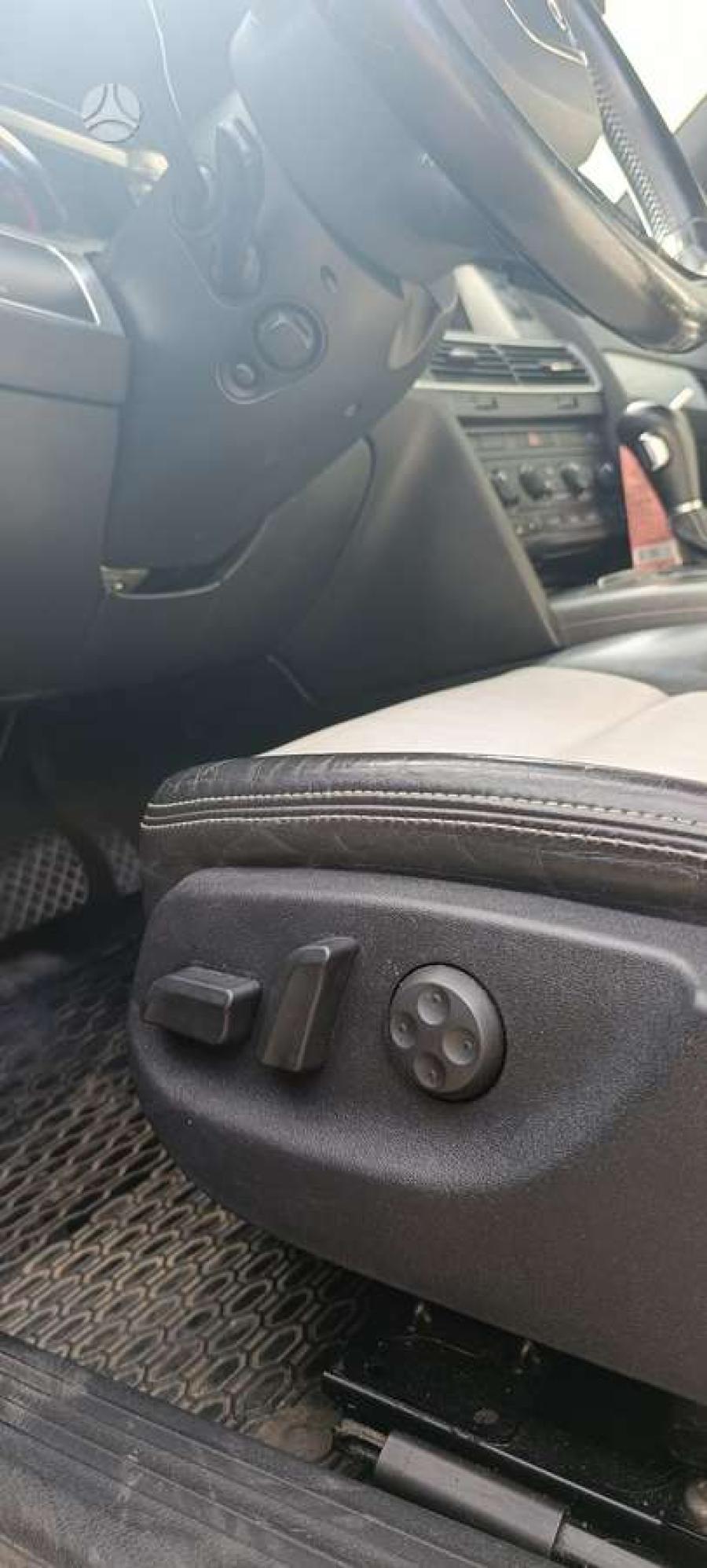 Grey Audi A6 2006 in Vilnius, with an engine capacity of 3.00 L and mileage of 387 thousand km for 2850 €, photo 14 on AUTOMOTO.COM.LV