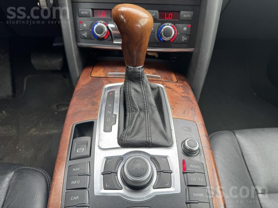Grey Audi A6 2006 in Riga, with an engine capacity of 3.00 L and mileage of 321 thousand km for 1850 €, photo 8 on AUTOMOTO.COM.LV