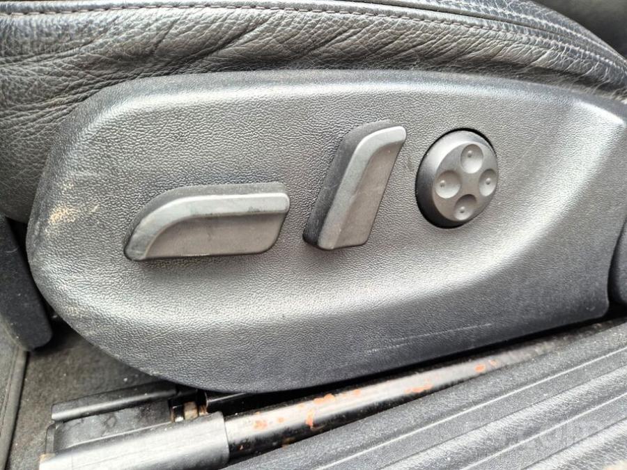 Grey Audi A6 2006 in Riga, with an engine capacity of 3.00 L and mileage of 321 thousand km for 1850 €, photo 15 on AUTOMOTO.COM.LV