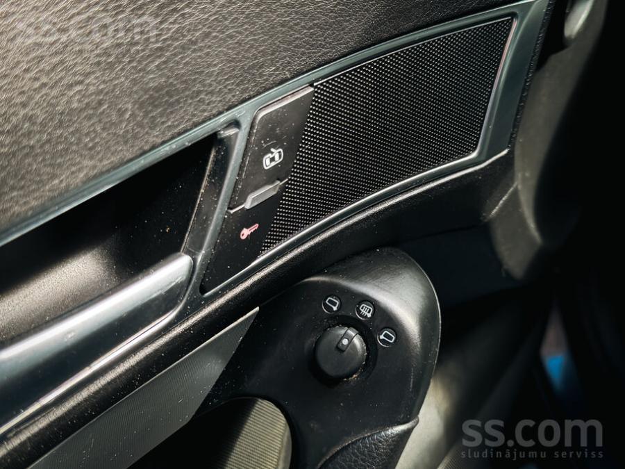 Grey Audi A6 2006 in Riga, with an engine capacity of 3.00 L and mileage of 453 thousand km for 2390 €, photo 9 on AUTOMOTO.COM.LV