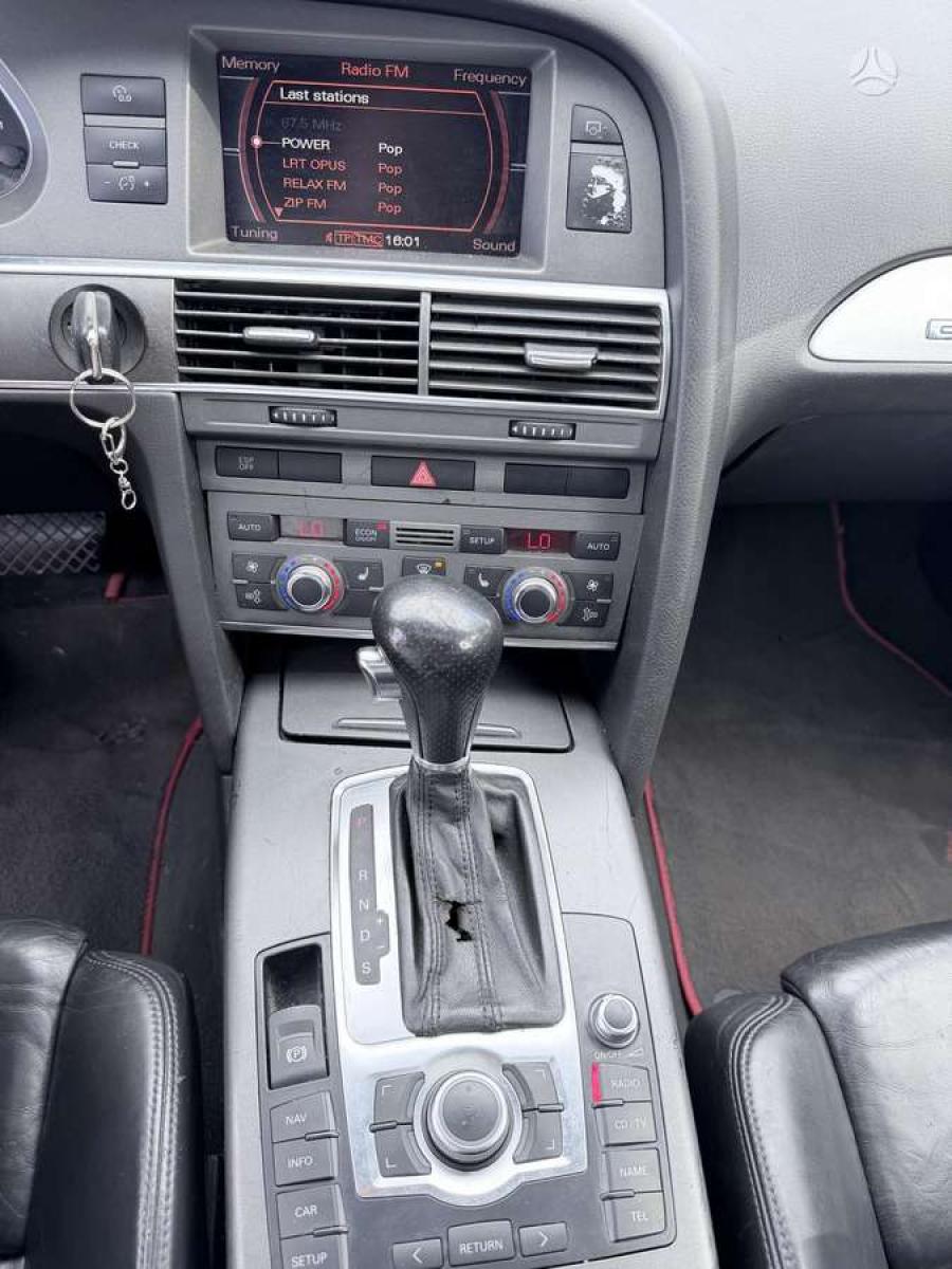 Pelēks Audi A6 2006 Viļņa, ar dzinēja tilpumu 2.97 L un nobraukumu 365 tūkst. km par 2600 €, foto 17 vietnē AUTOMOTO.COM.LV