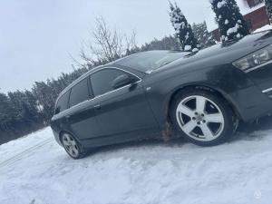 Grey Audi A6 2007 in Trakai, with an engine capacity of 2.00 L and mileage of 307 thousand km for 2000 €, photo 5 on AUTOMOTO.COM.LV
