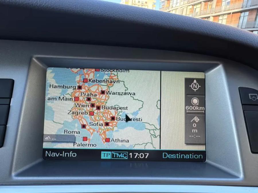 Grey Audi A6 2007 in Riga, with an engine capacity of 3.00 L and mileage of 332 thousand km for 3690 €, photo 12 on AUTOMOTO.COM.LV