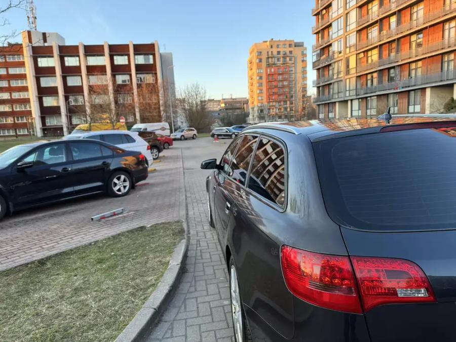 Pelēks Audi A6 2007 Rīga, ar dzinēja tilpumu 3.00 L un nobraukumu 326 tūkst. km par 5490 €, foto 7 vietnē AUTOMOTO.COM.LV
