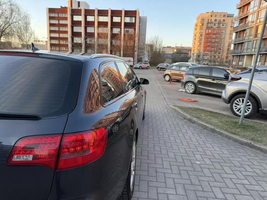 Pelēks Audi A6 2007 Rīga, ar dzinēja tilpumu 3.00 L un nobraukumu 326 tūkst. km par 5490 €, foto 12 vietnē AUTOMOTO.COM.LV