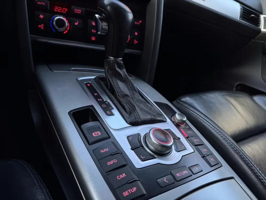 Pelēks Audi A6 2007 Rīga, ar dzinēja tilpumu 3.00 L un nobraukumu 326 tūkst. km par 5490 €, foto 19 vietnē AUTOMOTO.COM.LV