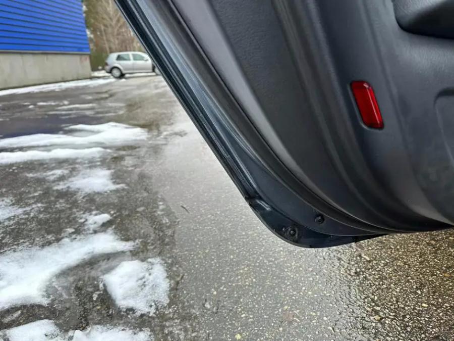 Grey Audi A6 2007 in Riga, with an engine capacity of 3.00 L and mileage of 282 thousand km for 4390 €, photo 6 on AUTOMOTO.COM.LV