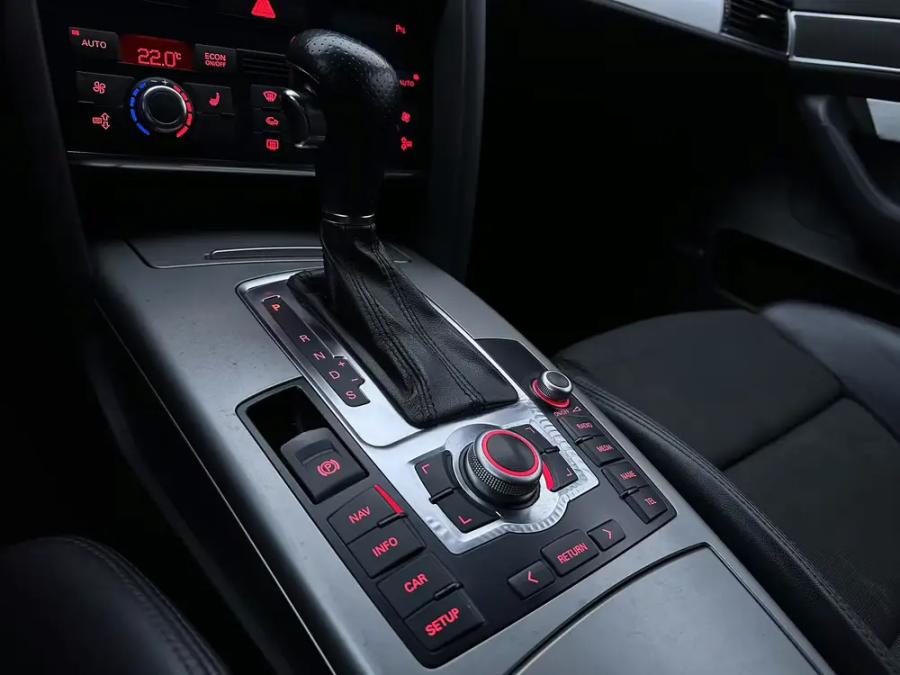 Grey Audi A6 2007 in Riga, with an engine capacity of 3.00 L and mileage of 347 thousand km for 3990 €, photo 33 on AUTOMOTO.COM.LV