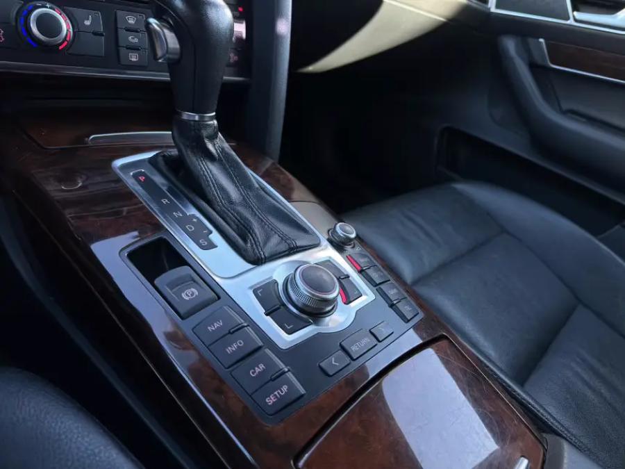 Grey Audi A6 2007 in Riga, with an engine capacity of 3.00 L and mileage of 379 thousand km for 3690 €, photo 22 on AUTOMOTO.COM.LV