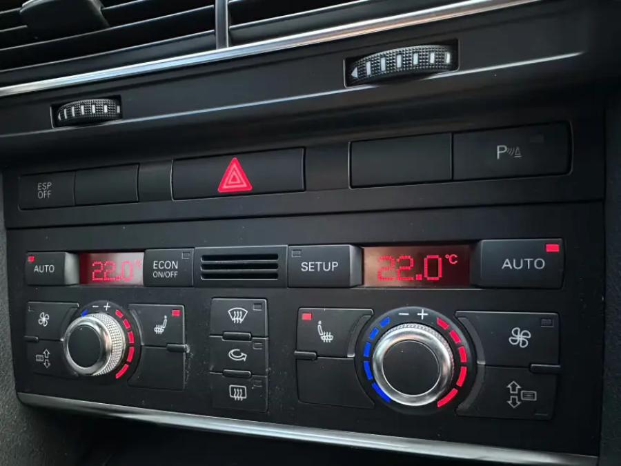 Grey Audi A6 2007 in Riga, with an engine capacity of 3.00 L and mileage of 240 thousand km for 3399 €, photo 20 on AUTOMOTO.COM.LV