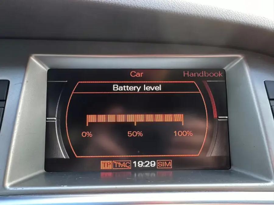 Grey Audi A6 2007 in Riga, with an engine capacity of 3.00 L and mileage of 240 thousand km for 3399 €, photo 24 on AUTOMOTO.COM.LV