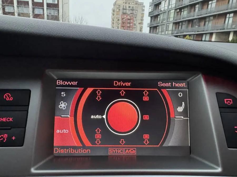 Grey Audi A6 2007 in Riga, with an engine capacity of 3.00 L and mileage of 318 thousand km for 3990 €, photo 23 on AUTOMOTO.COM.LV