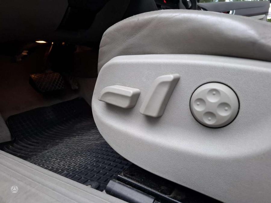 Grey Audi A6 2007 in Alytus, with an engine capacity of 3.12 L and mileage of 391 thousand km for 2850 €, photo 13 on AUTOMOTO.COM.LV