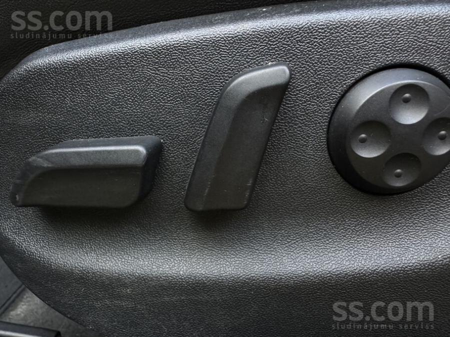 Grey Audi A6 2007 in Riga, with an engine capacity of 3.00 L and mileage of 341 thousand km for 3690 €, photo 17 on AUTOMOTO.COM.LV