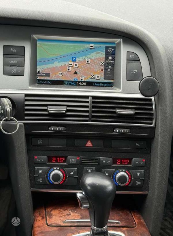 Grey Audi A6 2007 in Klaipeda, with an engine capacity of 2.70 L and mileage of 297 thousand km for 3170 €, photo 8 on AUTOMOTO.COM.LV