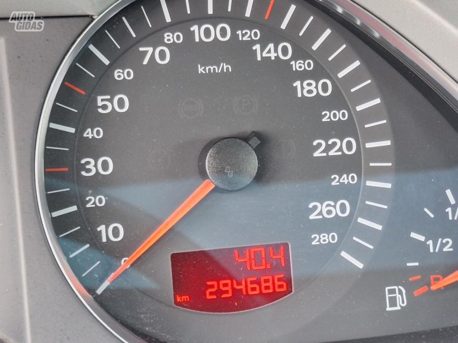 Grey Audi A6 2008 in Mazeikiai, with an engine capacity of 3.00 L and mileage of 295 thousand km for 4250 €, photo 24 on AUTOMOTO.COM.LV