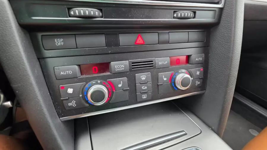 Pelēks Audi A6 2008 Jelgava, ar dzinēja tilpumu 2.00 L un nobraukumu 300 tūkst. km par 2800 €, foto 23 vietnē AUTOMOTO.COM.LV
