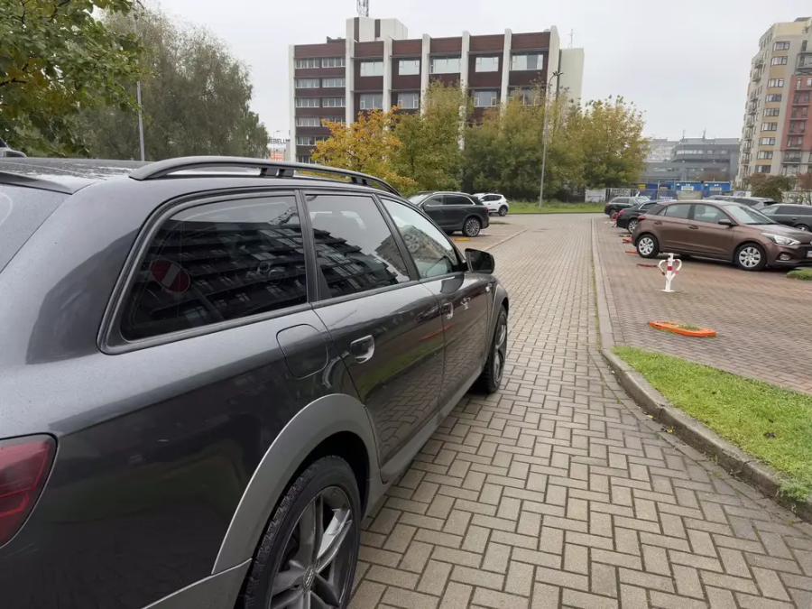 Grey Audi A6 2008 in Riga, with an engine capacity of 3.00 L and mileage of 372 thousand km for 4290 €, photo 7 on AUTOMOTO.COM.LV