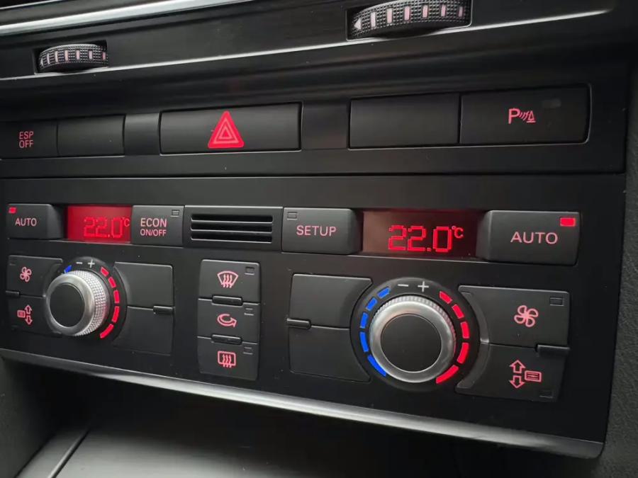 Grey Audi A6 2008 in Riga, with an engine capacity of 3.00 L and mileage of 372 thousand km for 4290 €, photo 24 on AUTOMOTO.COM.LV
