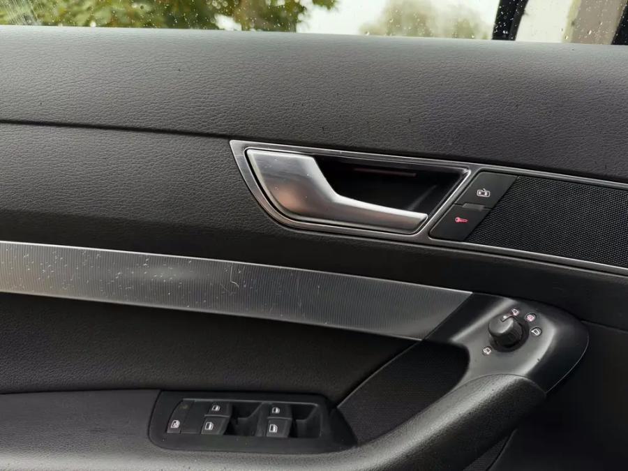 Grey Audi A6 2008 in Riga, with an engine capacity of 3.00 L and mileage of 372 thousand km for 4290 €, photo 31 on AUTOMOTO.COM.LV