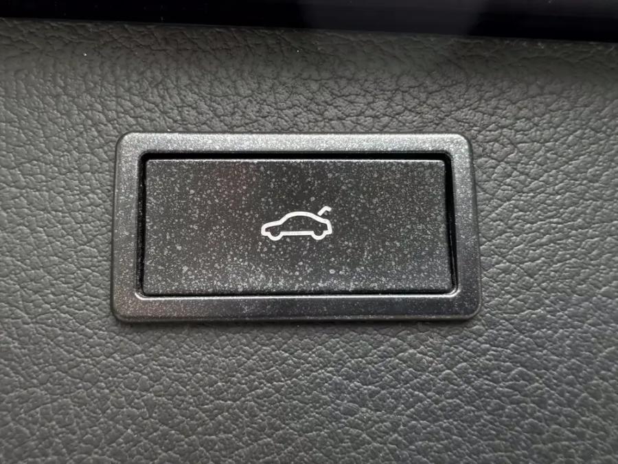 Pelēks Audi A6 2008 Rīga, ar dzinēja tilpumu 3.00 L un nobraukumu 319 tūkst. km par 4490 €, foto 31 vietnē AUTOMOTO.COM.LV