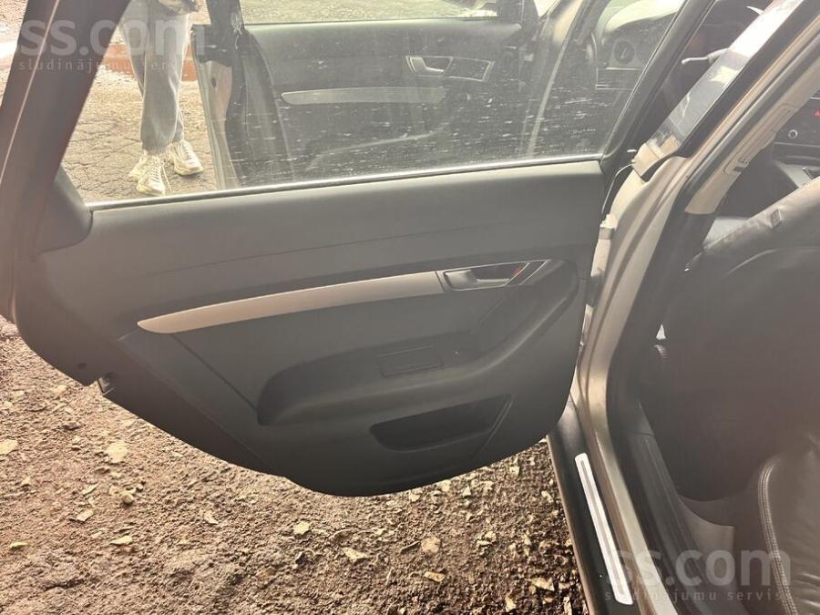 Pelēks Audi A6 2008 Rīga, ar dzinēja tilpumu 2.70 L un nobraukumu 398 tūkst. km par 3500 €, foto 16 vietnē AUTOMOTO.COM.LV