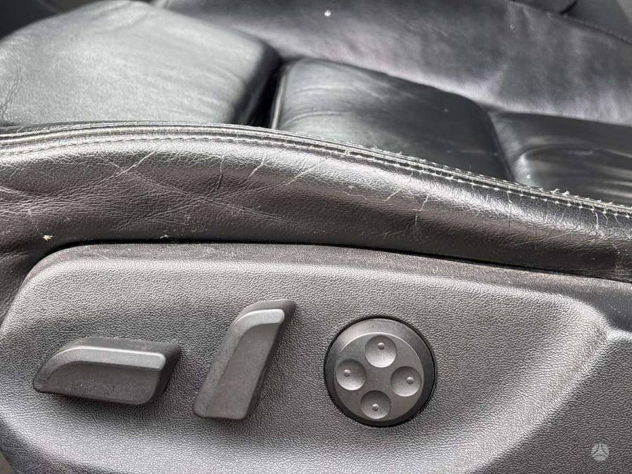 Grey Audi A6 2008 in Vilnius, with an engine capacity of 2.97 L and mileage of 400 thousand km for 2500 €, photo 14 on AUTOMOTO.COM.LV