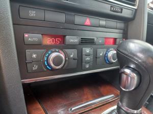 Grey Audi A6 2009 in Riga, with an engine capacity of 3.00 L and mileage of 360 thousand km for 5190 €, photo 21 on AUTOMOTO.COM.LV