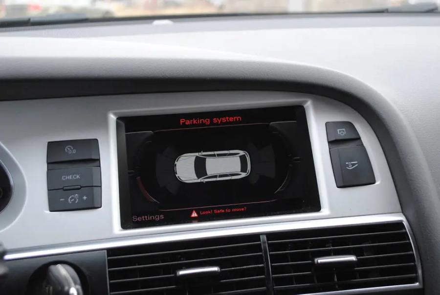 Pelēks Audi A6 2010 Rīga, ar dzinēja tilpumu 2.00 L un nobraukumu 287 tūkst. km par 6990 €, foto 26 vietnē AUTOMOTO.COM.LV