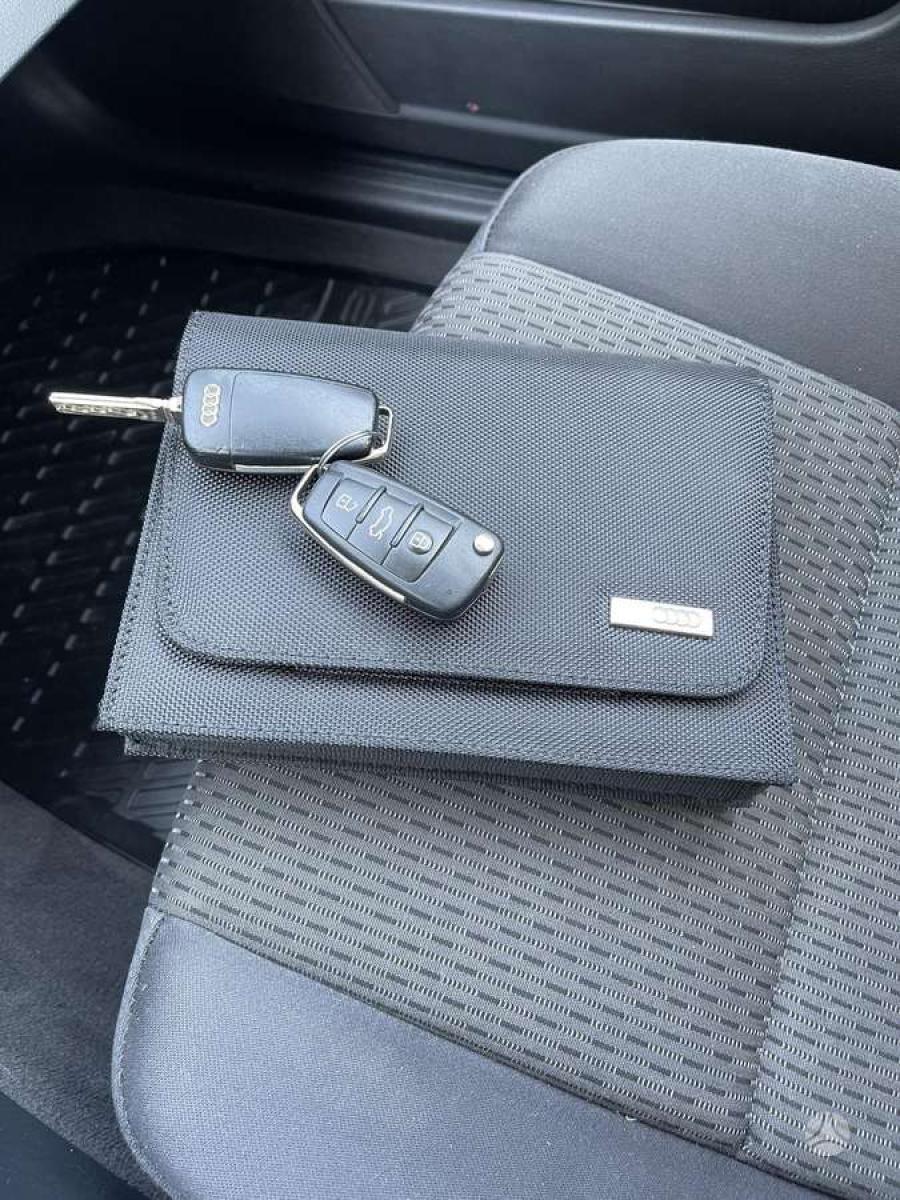 Pelēks Audi A6 2010 Kauņa, ar dzinēja tilpumu 1.97 L un nobraukumu 313 tūkst. km par 3900 €, foto 23 vietnē AUTOMOTO.COM.LV