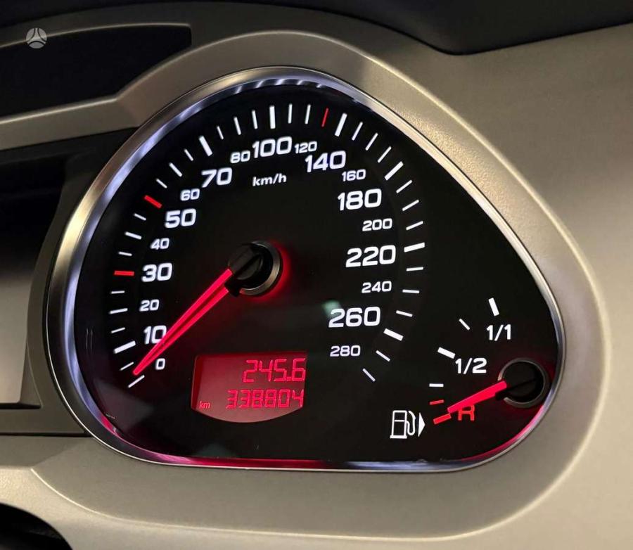 Pelēks Audi A6 2010 Marijampole, ar dzinēja tilpumu 2.70 L un nobraukumu 339 tūkst. km par 4750 €, foto 14 vietnē AUTOMOTO.COM.LV