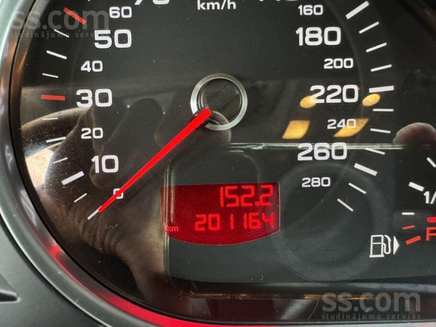 Pelēks Audi A6 2011 Talsi, ar dzinēja tilpumu 2.70 L un nobraukumu 201 tūkst. km par 7999 €, foto 20 vietnē AUTOMOTO.COM.LV