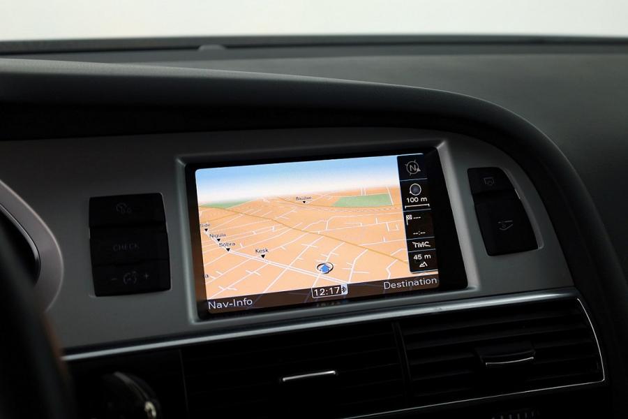 Grey Audi A6 2011 in Tallinn, with an engine capacity of 2.00 L and mileage of 388 thousand km for 2699 €, photo 19 on AUTOMOTO.COM.LV