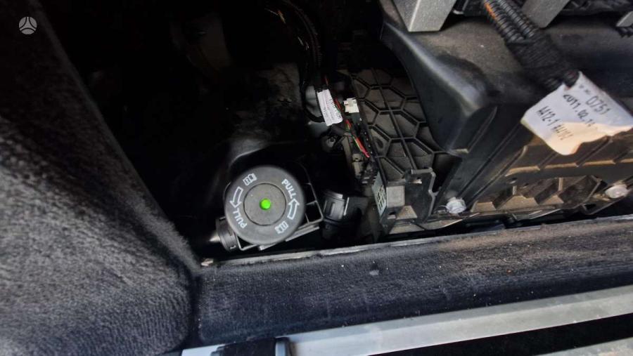 Grey Audi A6 2011 in Vilnius, with an engine capacity of 2.97 L and mileage of 330 thousand km for 7500 €, photo 19 on AUTOMOTO.COM.LV
