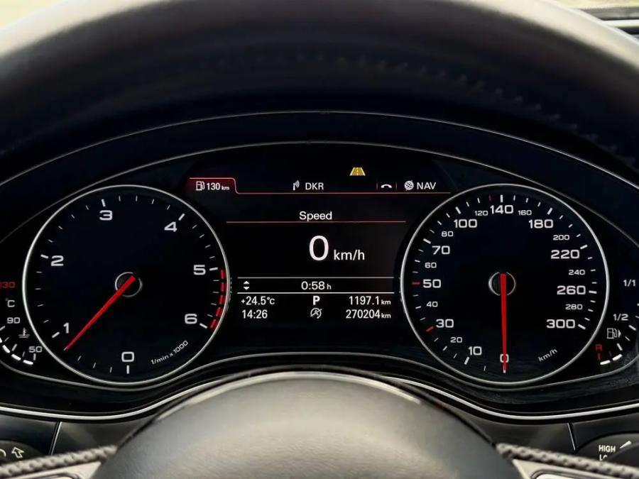 Pelēks Audi A6 2012 Rēzekne, ar dzinēja tilpumu 3.00 L un nobraukumu 269 tūkst. km par 12990 €, foto 35 vietnē AUTOMOTO.COM.LV