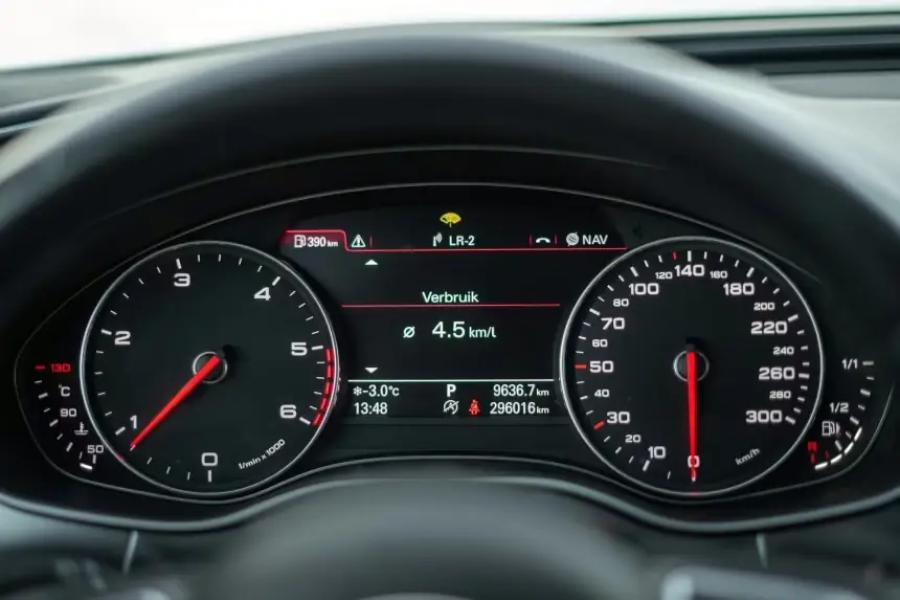 Pelēks Audi A6 2012 Liepāja, ar dzinēja tilpumu 3.00 L un nobraukumu 296 tūkst. km par 15500 €, foto 15 vietnē AUTOMOTO.COM.LV