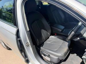Pelēks Audi A6 2012 Marijampole, ar dzinēja tilpumu 1.97 L un nobraukumu 170 tūkst. km par 3250 €, foto 15 vietnē AUTOMOTO.COM.LV