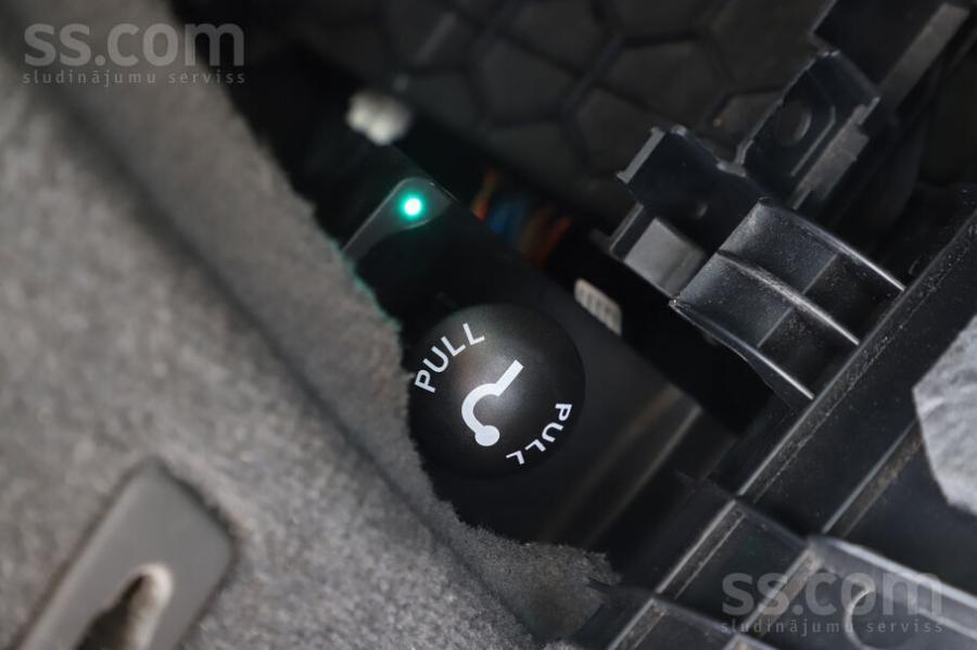 Grey Audi A6 2012 in Tukums, with an engine capacity of 3.00 L and mileage of 325 thousand km for 8500 €, photo 20 on AUTOMOTO.COM.LV